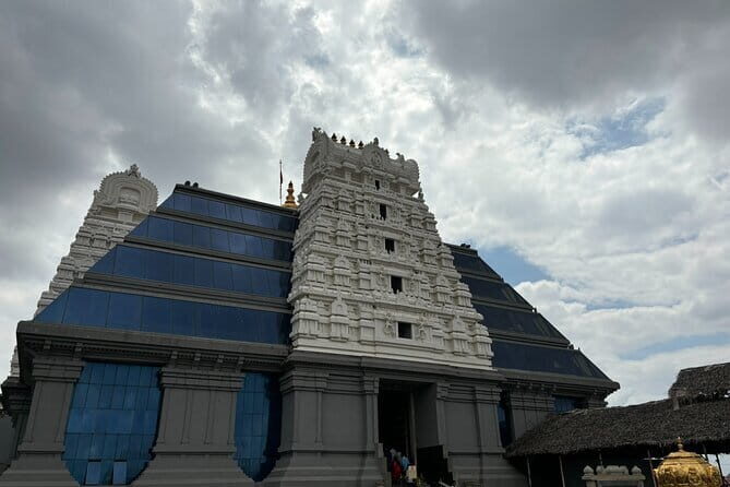 Bangalore Private City Car Tour with Guide and Lunch - FAQs