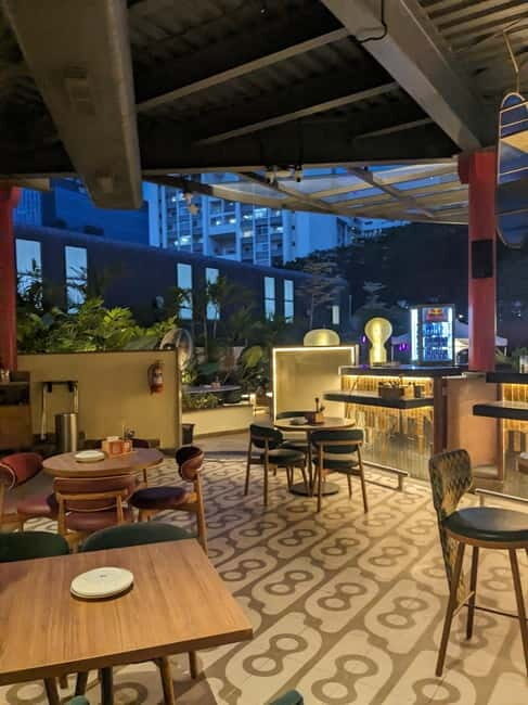 Bangalore:The Original bengaluru pub crawl - Key Points