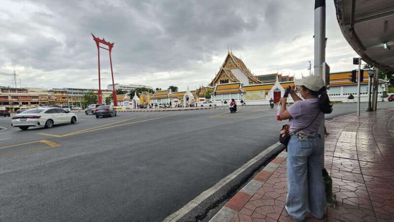 Bangkok: 3-Remarkable Temples Walking Tour - What to Expect and Practical Tips