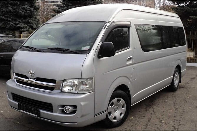 Bangkok Airport to Hua Hin Shared Transfer (Round-Trip Option) - The Vehicle and Group Size