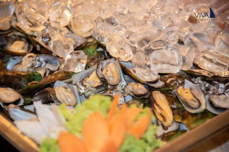 Bangkok: Alangka Luxury Chao Phraya Dinner Cruise - Who Will Love This Cruise?