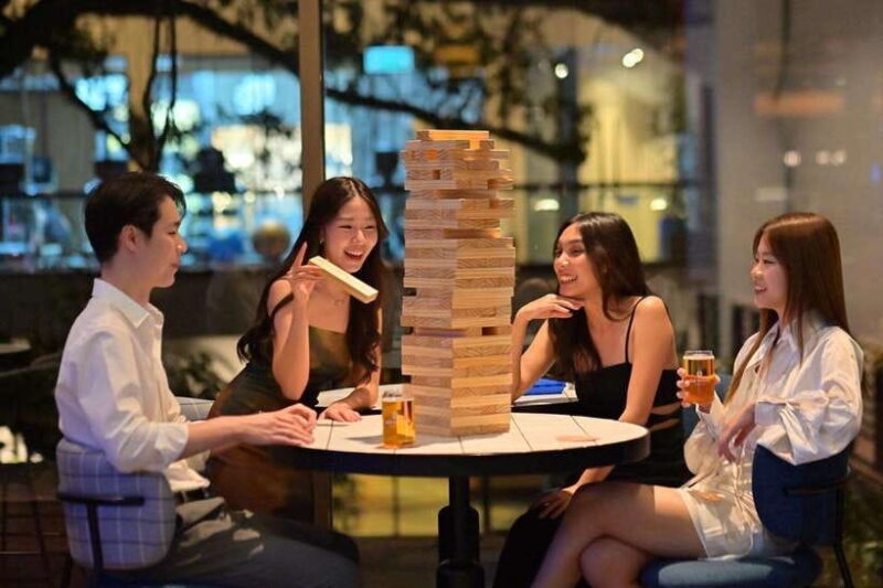 Bangkok: Ale House at Riverside Bar Millennium Hilton - The Experience: What to Expect