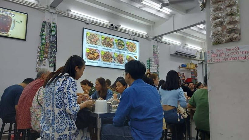 Bangkok: Banthat Thong Road Food Tour with Rooftop Drink - An In-Depth Look at What to Expect