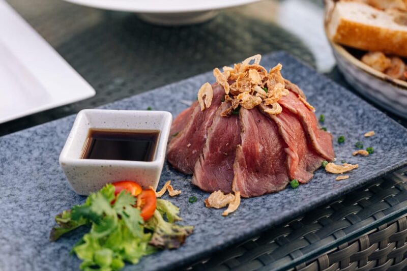 Bangkok: Barracuda Rooftop Bar Akara Hotel - The Sum Up