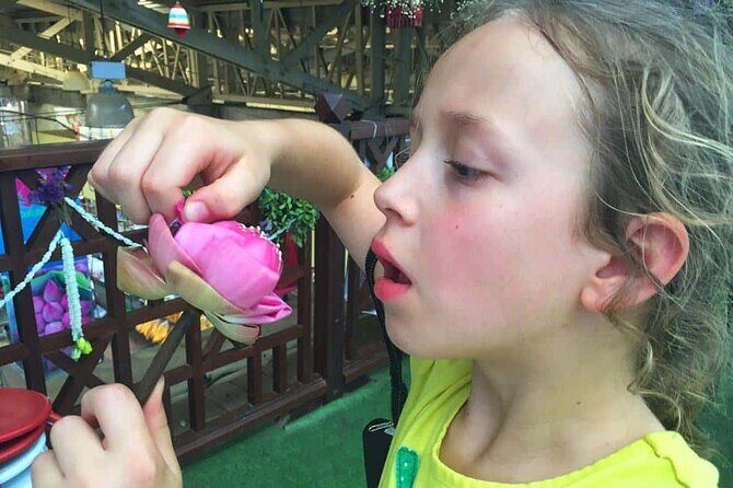 Bangkok Best Canal Tour : Wat Paknam, Artist's House & Flower Art - Who Will Love This Tour?