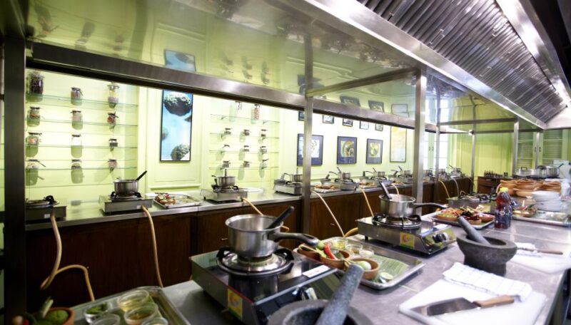 Bangkok: Blue Elephant Thai Cooking Class - The Market Visit: Authenticity and Education