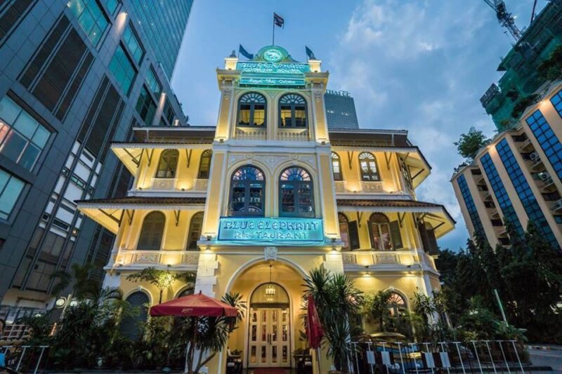 Bangkok: Blue Elephant Thai Cooking Class - The Guides and Overall Atmosphere