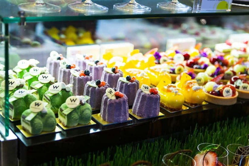 Bangkok: Brunch with Live Beats & Free-Flow at W Bangkok - Who Should Consider This Experience?