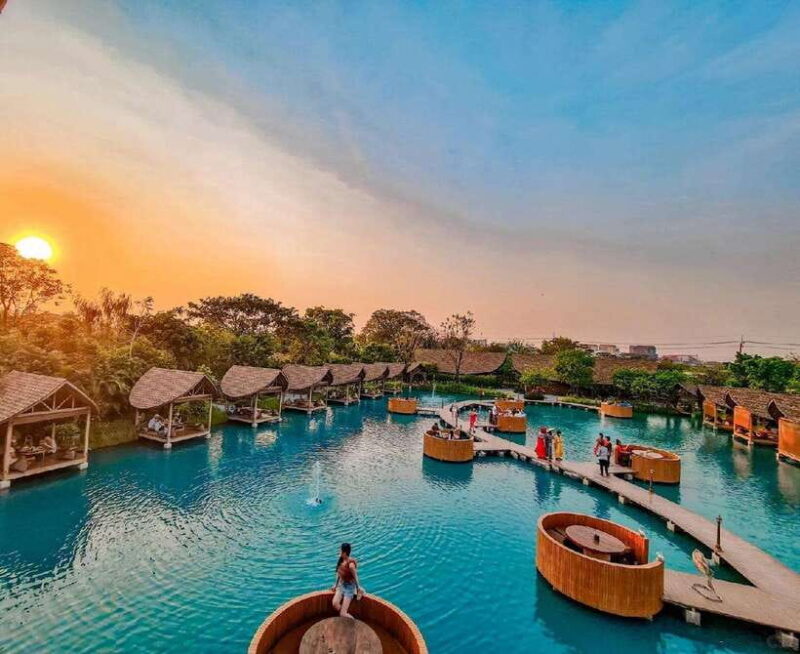 Bangkok: Bubble in the Forest Cafe Photography Journey - Key Points