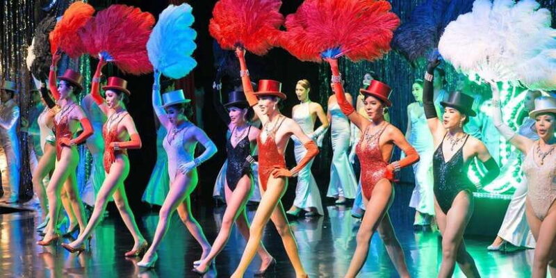 Bangkok: Calypso Cabaret Show with Thai Set Dinner - Dining at Calypso Thai Restaurant