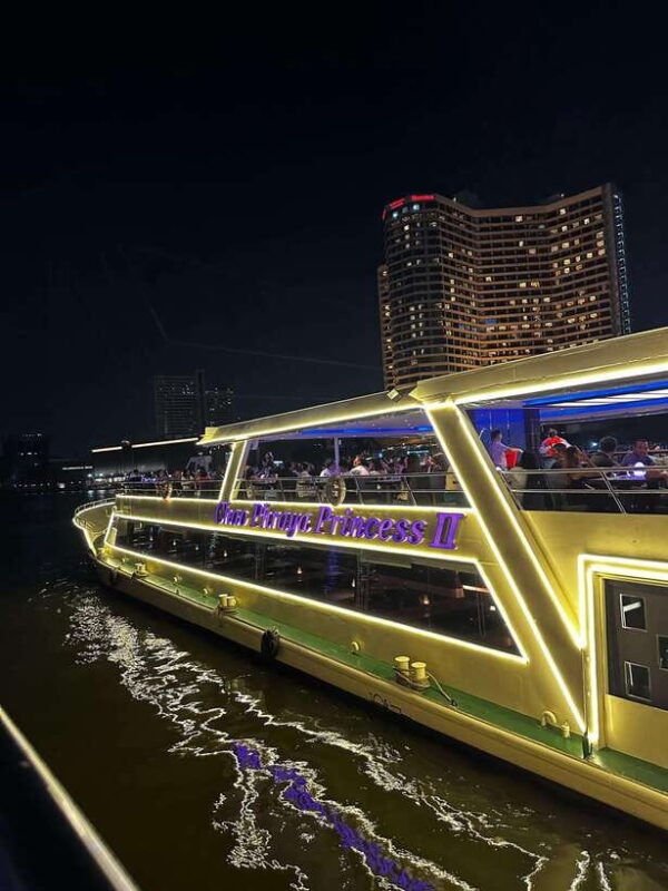 Bangkok: Chao Phraya River Cruise with Indian Buffet Dinner - Detailed Breakdown of the Itinerary