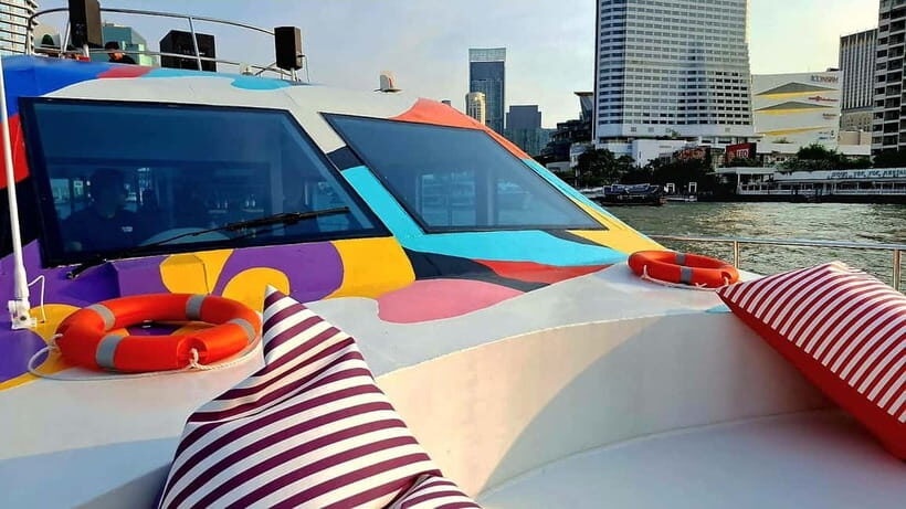 Bangkok : Chaophraya Booze Cruise  Drinks Onboard - A Closer Look at the Experience