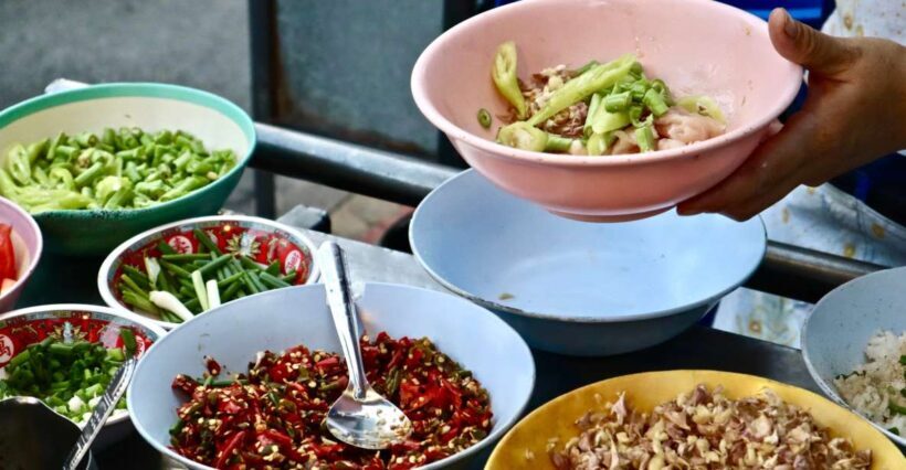 Bangkok: Chinatown Street Food Tour with 8+ Local Dishes - Key Points