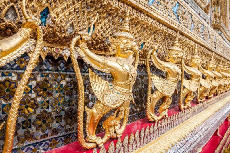Bangkok: City Highlights Temple and Market Walking Tour - Key Points