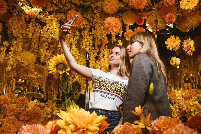 Bangkok City & Temple Tour By Selfie Expert : WatTraimit & WatPho - What’s Included and Why It Matters