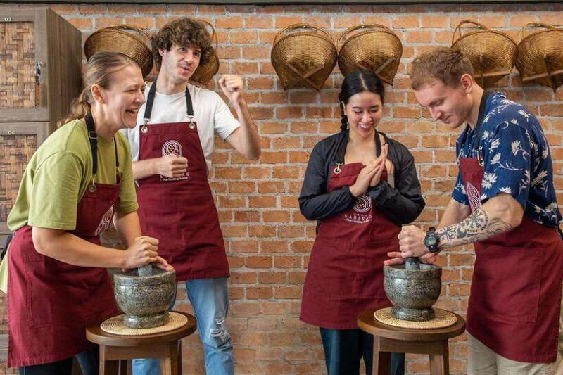 Bangkok: Cooking Class with Market Visit & Tuk Tuk Ride - The Cooking Class: Techniques and Dishes