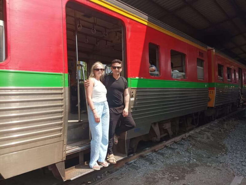 Bangkok: Damnoen Saduak Floating & Maeklong Railway Markets - Real Traveler Insights from Reviews