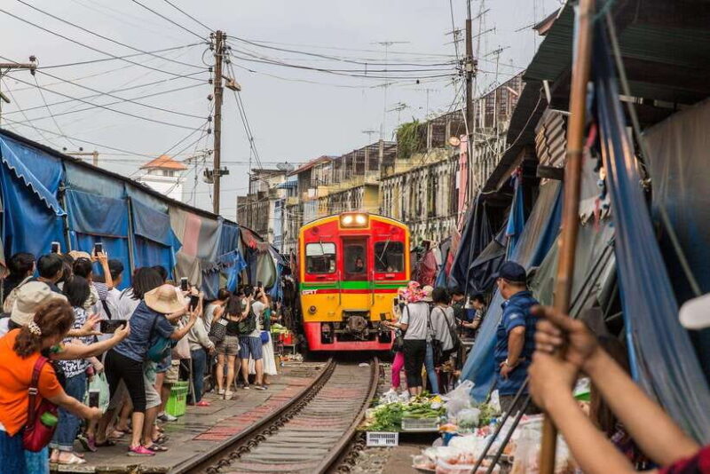 Bangkok: Damnoen Saduak Floating Market & Train Market Tour - Key Points