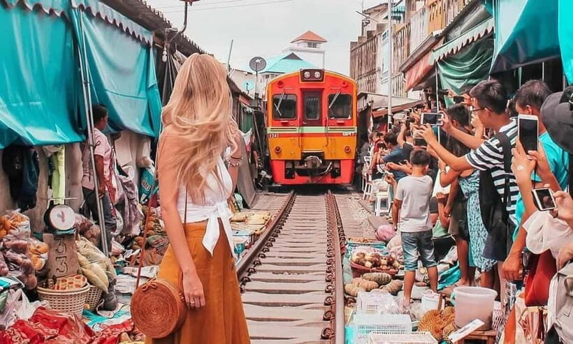 Bangkok: Damnoen Saduak Market & Kayaking Adventure - Who Will Enjoy This Tour?