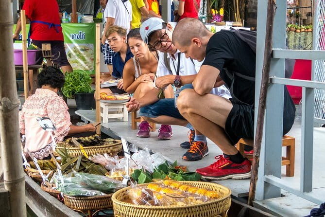 Bangkok Dinner Cruise: The Opulence Cruise International Food - FAQ