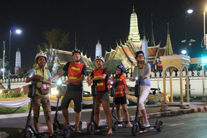 Bangkok: E-Scooter Night Tour with Local Street Food - Key Points