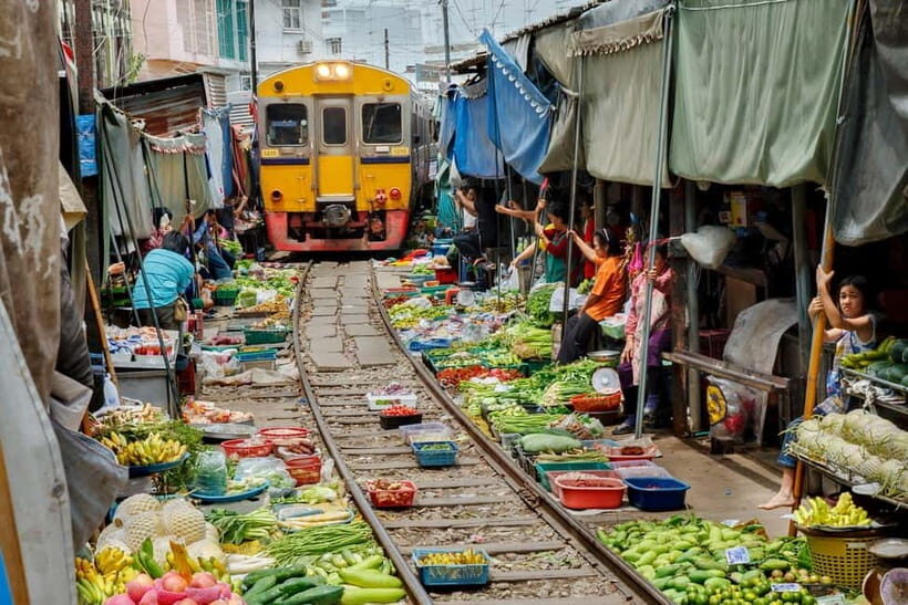 Bangkok: Famous Markets and Dragon Temple Guided Day Tour - A Closer Look at the Tour Itinerary