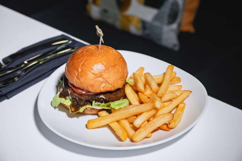 Bangkok: Fest At Public House Sukhumvit 31 Hotel - Food and Beverage Highlights