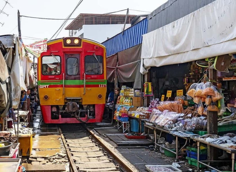 Bangkok: Floating Market & Railway Market with Hotel Pick Up - The Reviews Speak for Themselves
