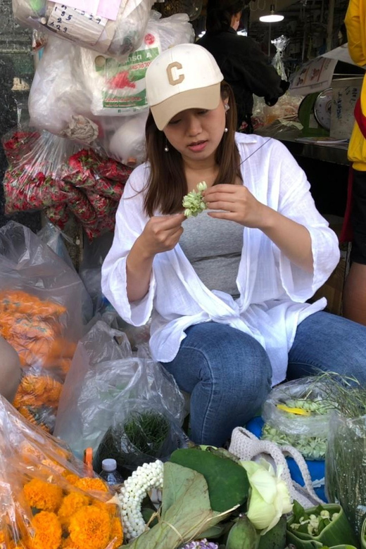 Bangkok Flower Market & Thai Floral Art - Key Points