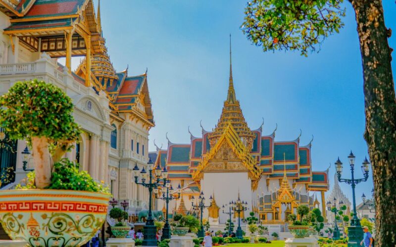 Bangkok: Grand Palace and Emerald Buddha Half-Day Tour - FAQs