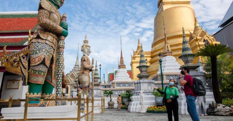 Bangkok: Grand Palace and Wat Arun Guided Walking Tour - Key Points