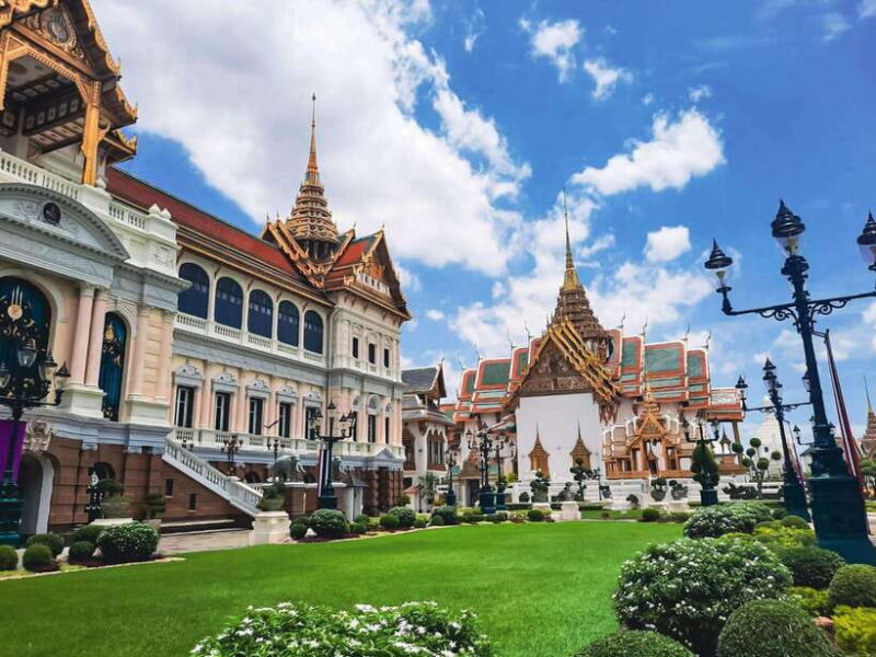 Bangkok: Grand Palace and Wat Phra Kaew Guided Walking Tour - The Itinerary in Detail