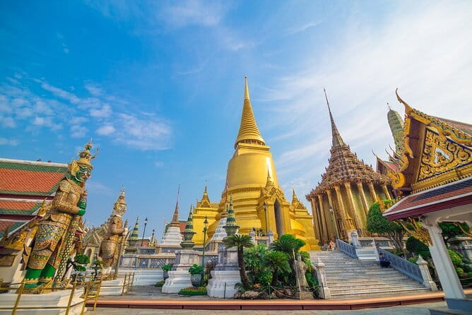 Bangkok: Grand Palace & Wat Pho Half-Day Japanese Tour - Key Points