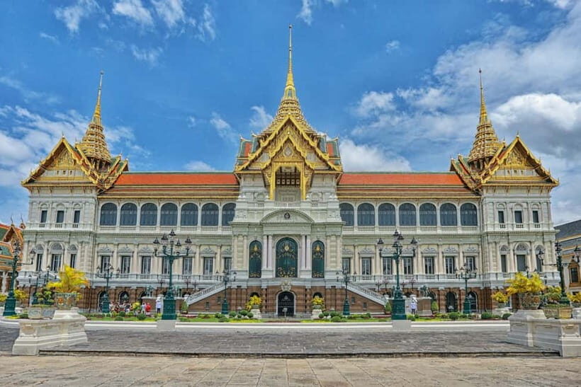 Bangkok: Grand Palace, Wat Pho, Wat Arun Sacred & Local Tour - Key Points