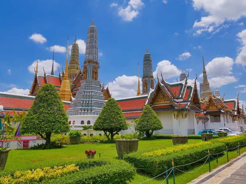 Bangkok: Grand Palace, Wat Pho, Wat Arun Sacred & Local Tour - An In-Depth Look at the Sacred & Local Tour