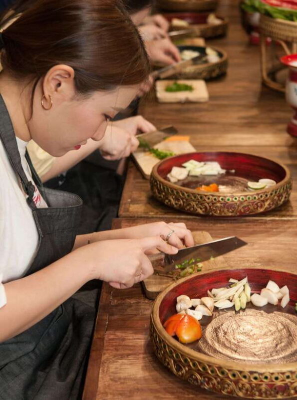 Bangkok: Hands-on Thai Cooking Class and Market Tour - Key Points