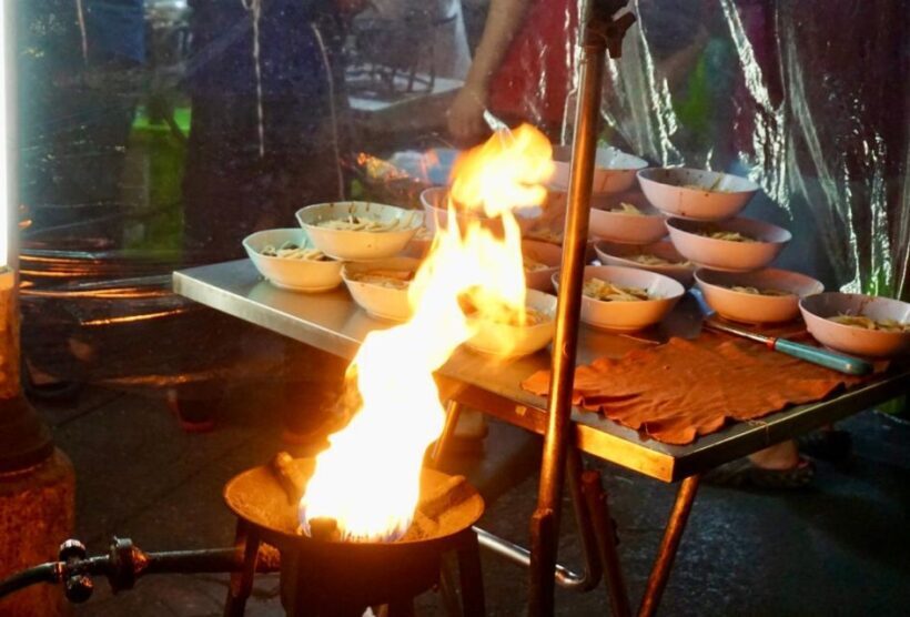 Bangkok: Highlights with Food Tour & Sunset in Wat Arun - A Deep Dive into the Experience