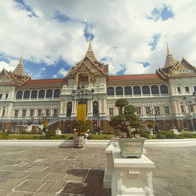 Bangkok : History Temples Markets and Food Tasting - Who Should Sign Up?