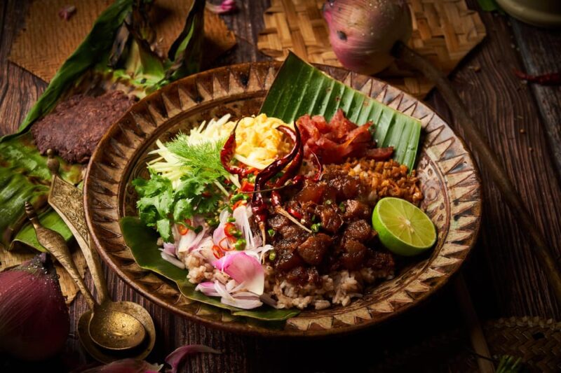 Bangkok: Khao Ekkamai Thai Cuisine - The Dining Experience in Detail