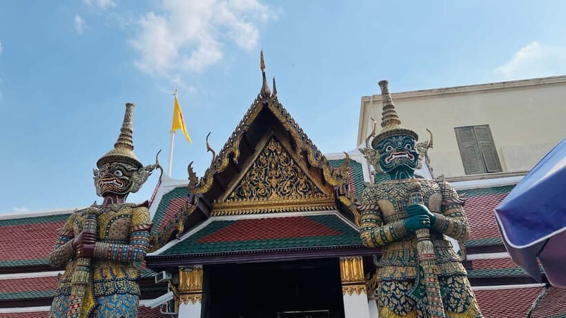 Bangkok: Kid On Tour Grand Palace and Emerald Buddha - Exploring the Grand Palace and Emerald Buddha: What to Expect