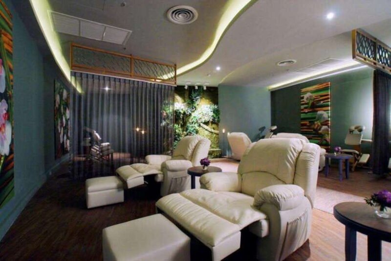 Bangkok: Let's Relax Spa Terminal 21 E-Voucher - The Sum Up