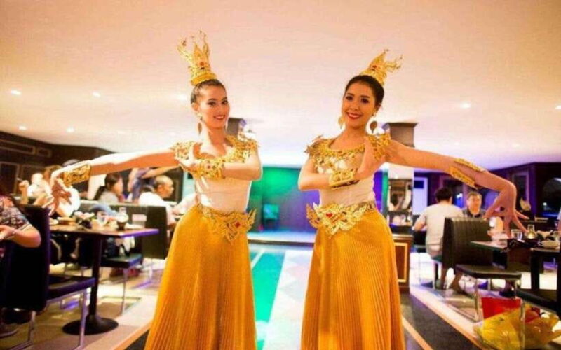 Bangkok: Luxury White Dinner Cruise with Live Entertainment - Live Entertainment: Cabaret and Thai Dance