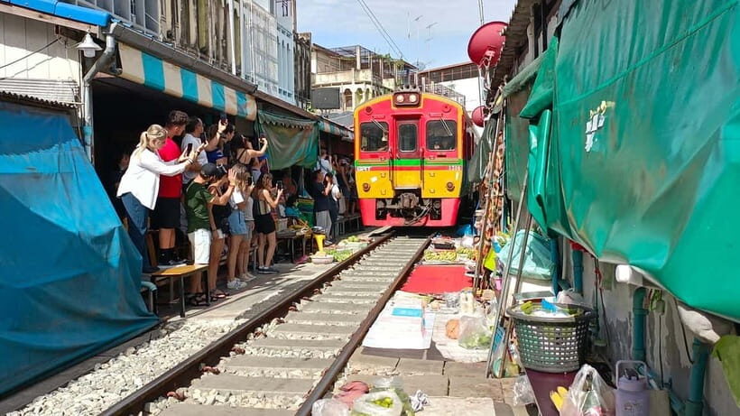 Bangkok: Maeklong Railway & Damnoen Saduak Floating Markets - Who Will Love This Tour?