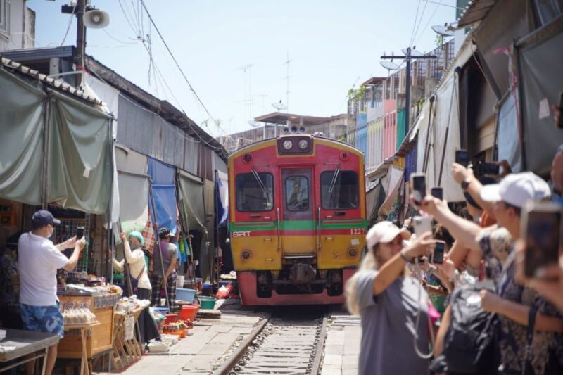 Bangkok: Maeklong Railway Market and Floating Market Tour - Challenges and Considerations