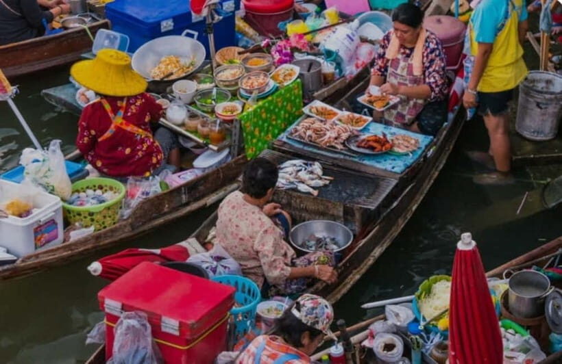Bangkok: Maeklong Railway Market&Damnoensaduak-private tour - Key Points