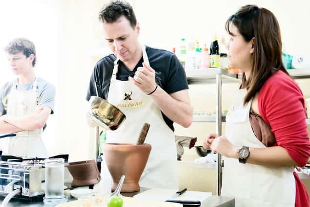 Bangkok: Maliwan Thai Cooking Class with Market Tour - Practical Details and Tips