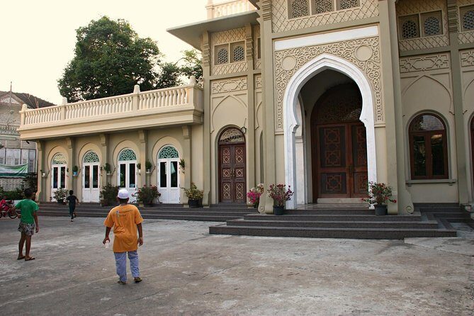 Bangkok Muslim Landmarks Tour with Grand Palace & Halal Meal - FAQs