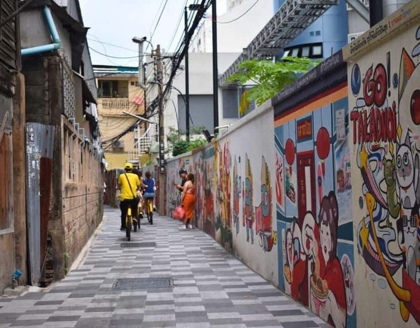 Bangkok: Must-See Highlights & Hidden Gems Private Day Tour - A Day in Bangkok: What to Expect from the Tour