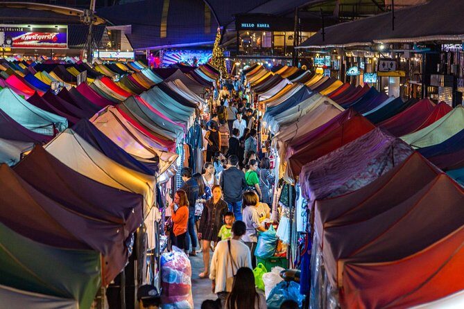 Bangkok Night Lights: Temple & City Tour by Tuk Tuk (SHA Plus) - Who Will Love This Tour?