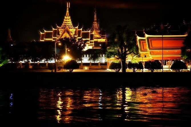 Bangkok Night Tour By TUK-TUK Visiting Wat Pho & Giant Swing (Private) - Authenticity & Local Flavor